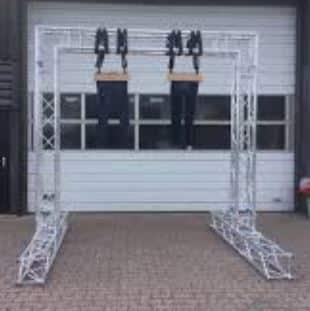 Spijkerbroek hangen | MAHOrent